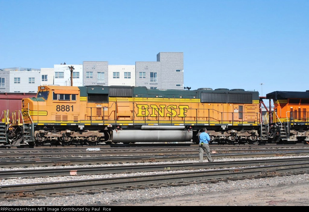 BNSF 8881
